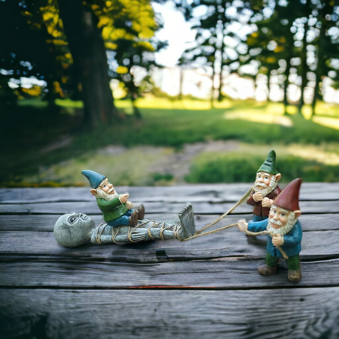 Gnomes Capturing Alien Statue Gnomes Pulling Alien Outdoor - Etsy