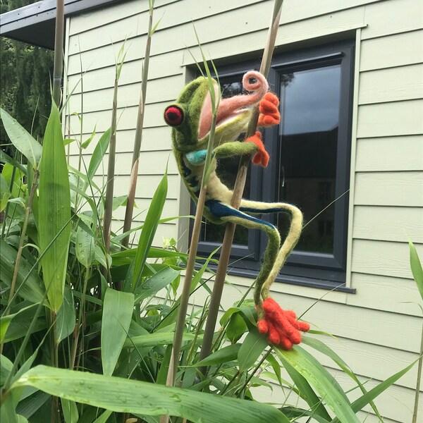 Felted Frog - Etsy
