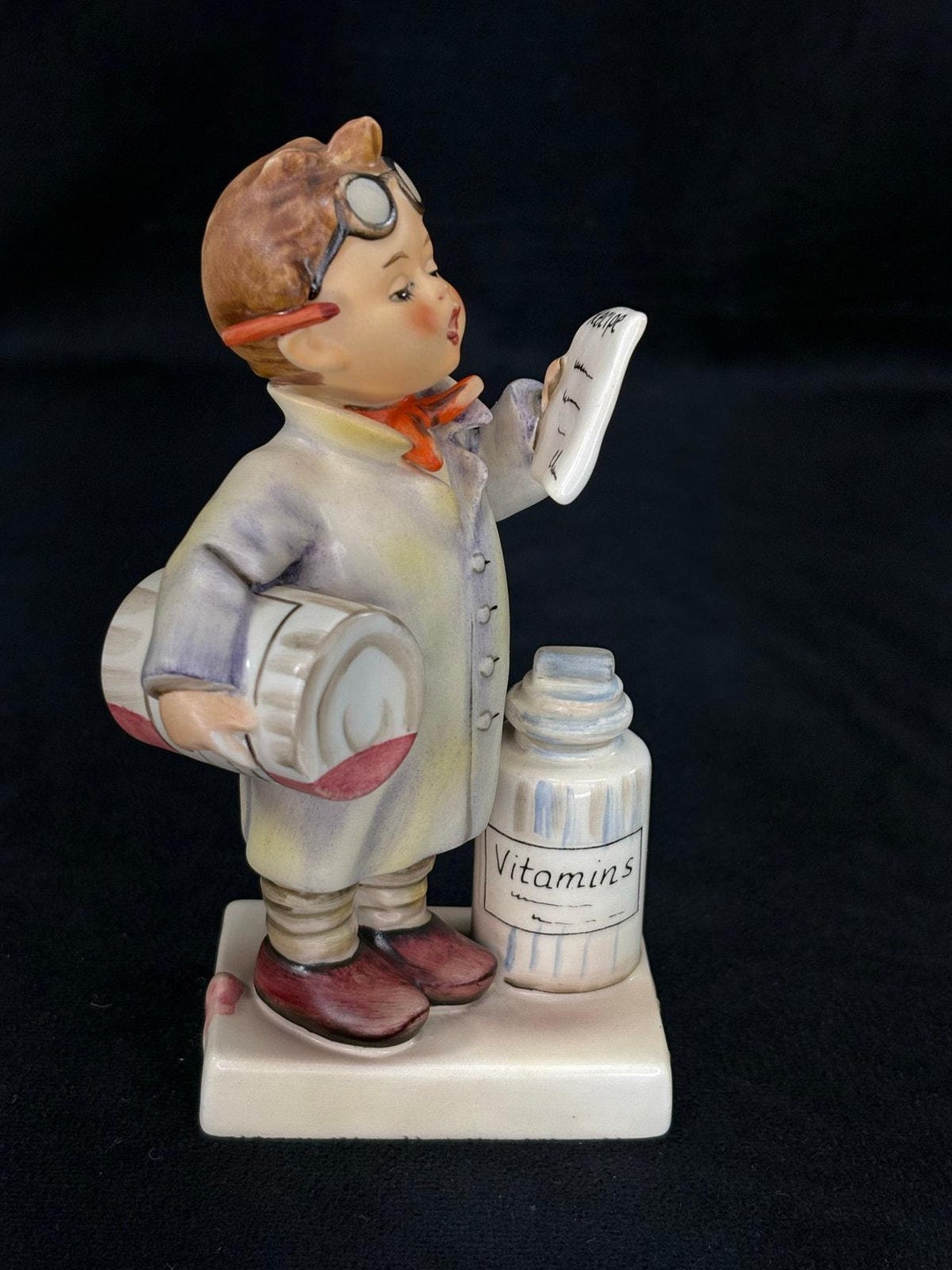 Goebel Hummel LITTLE PHARMACIST Figurine #322, 6" Tall, Last Bee TMK 5 ...