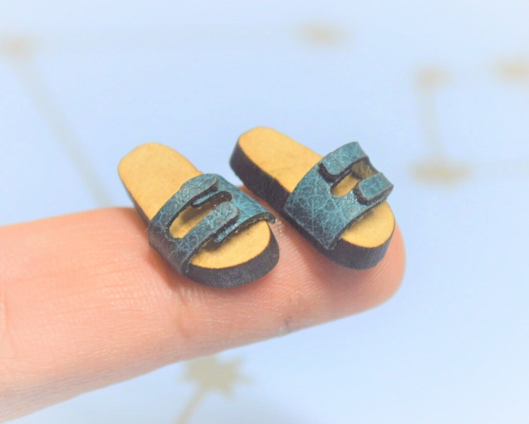 Dollhouse Miniature Shoes Sandal 1:12 Scale Handmade Beach Flip Flop 1/ ...