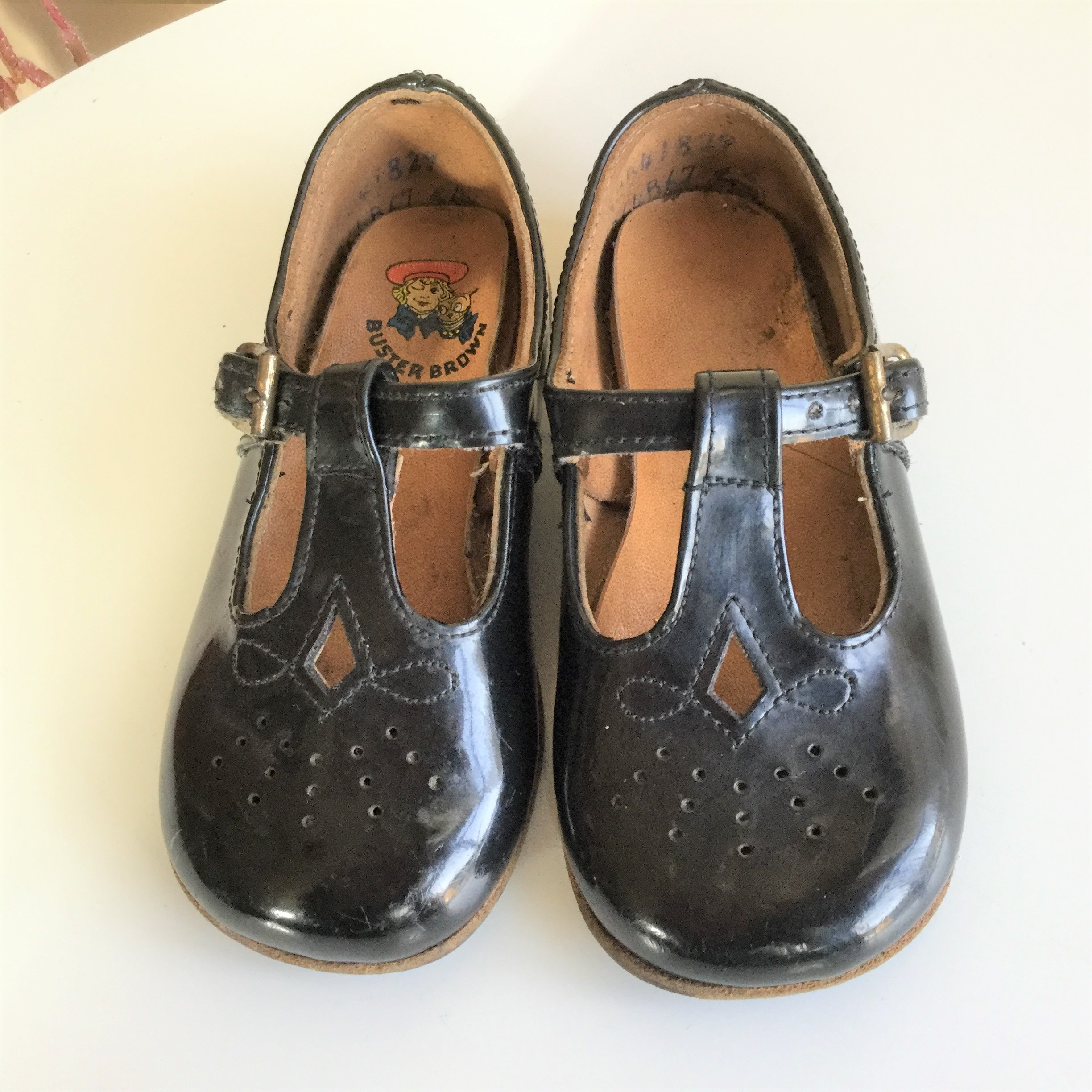 Old Buster Brown Logo