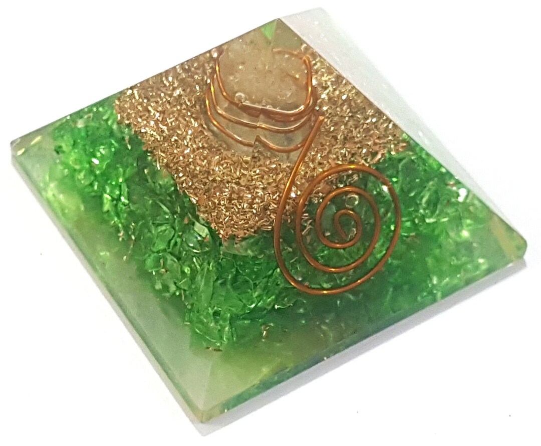 Peridot Orgonite Pyramid: EMF Protection, Reiki Chakra Meditation (50mm ...