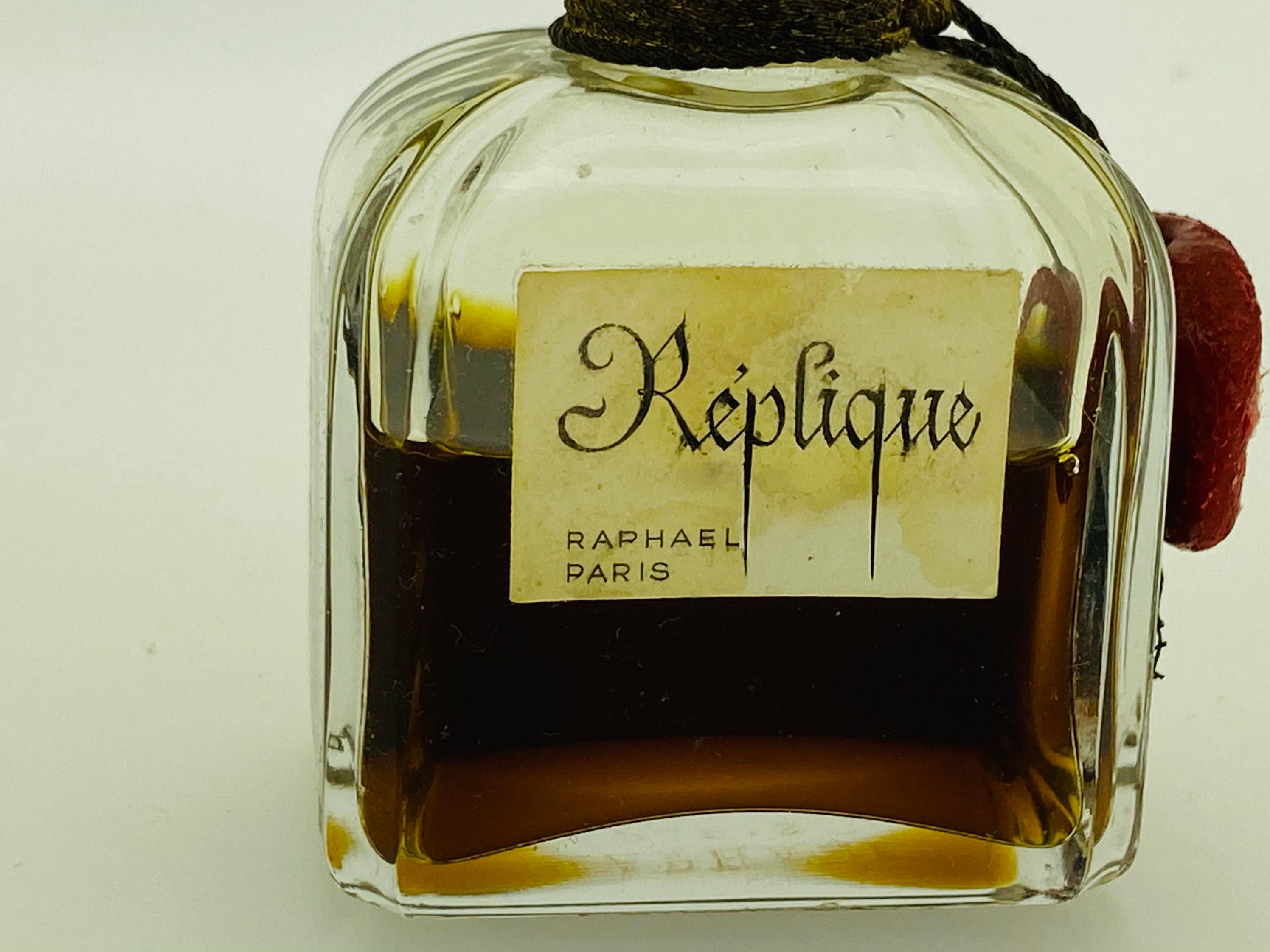 Réplique Raphael Paris 1944 Parfum 30 Ml 70% Full - Etsy Canada