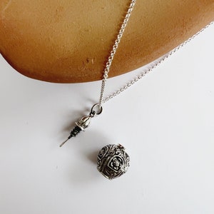 Keya Flower Perfume Bottle Necklace Tiny Spoon Aromatherapy Pendant ...