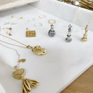 Keya Flower Perfume Bottle Necklace Tiny Spoon Aromatherapy Pendant ...