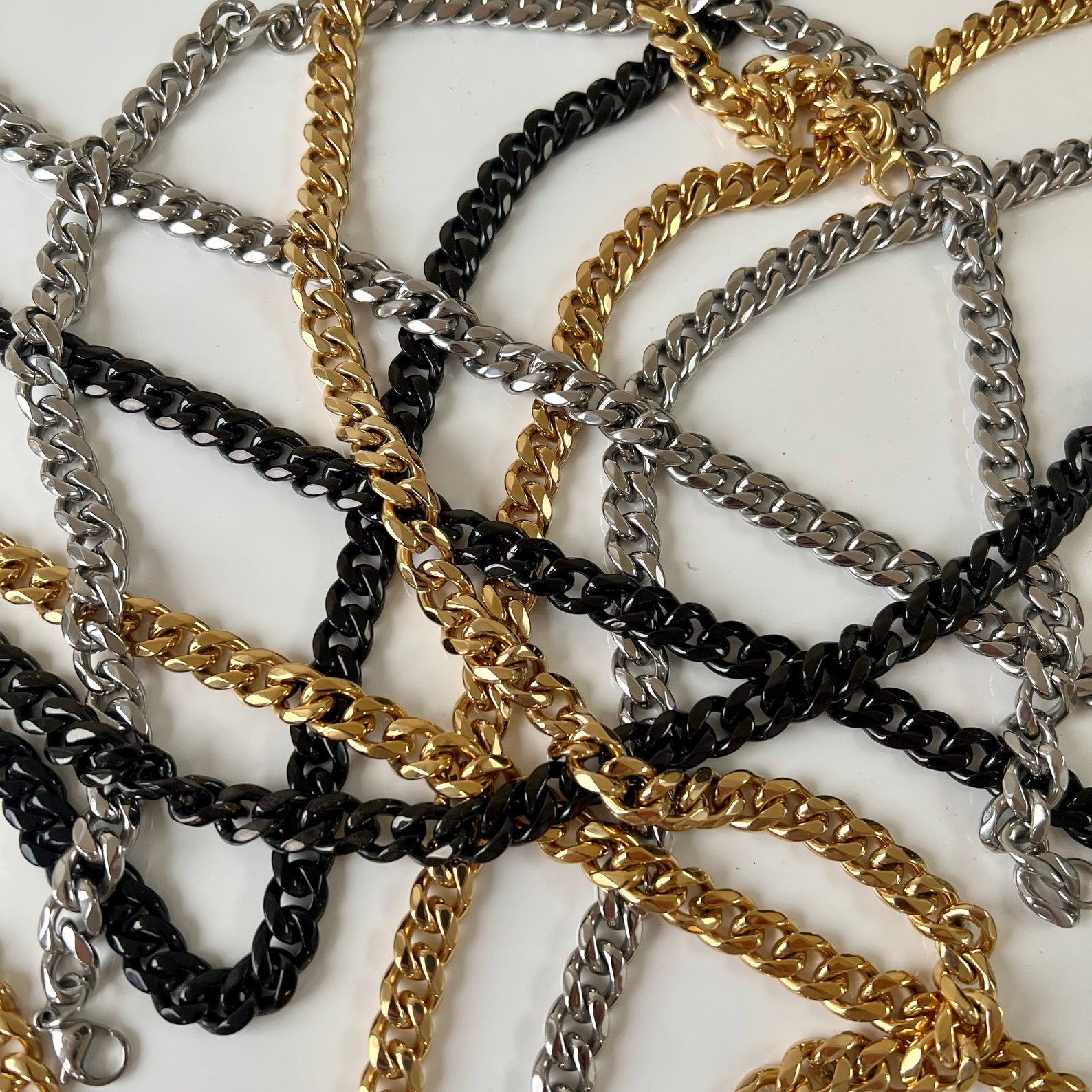 18k Gold Cuban Chain Necklace - 10MM Thick Chain - Mens Gold Cuban Link ...