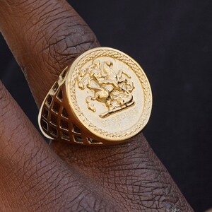 Mens Ring - St George Sovereign Ring - Gold Coin Ring - 18K Gold Rings ...