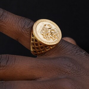 Mens Ring - St George Sovereign Ring - Gold Coin Ring - 18K Gold Rings ...