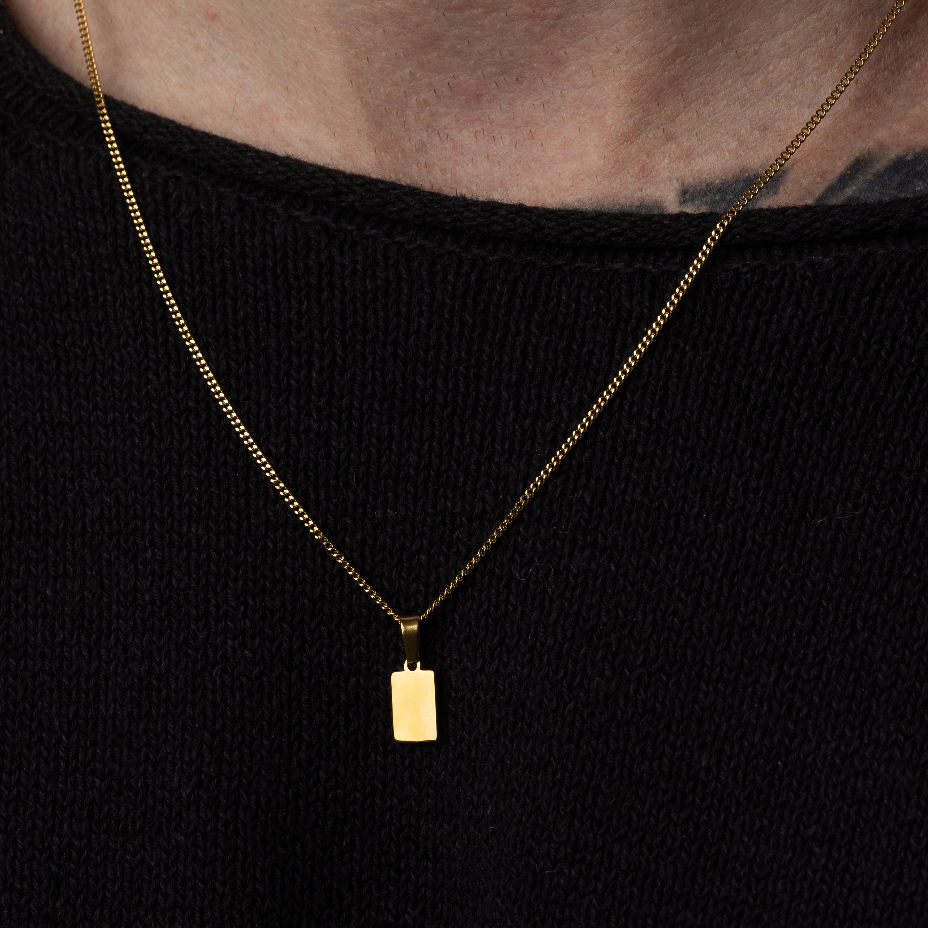 18k gold bar pendant store