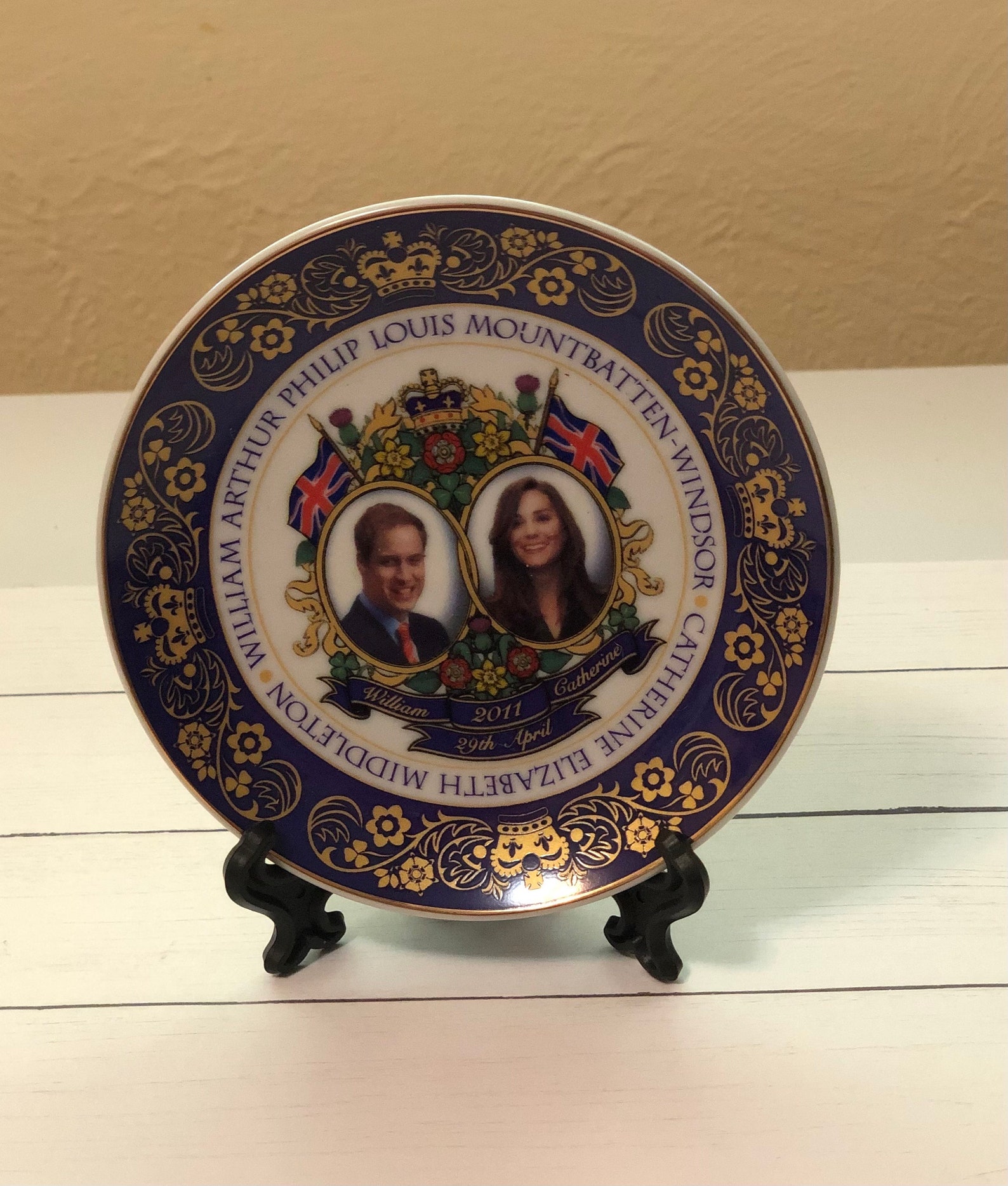 Vintage Prince William and Catherine Middleton Elgate Plate With Stand ...