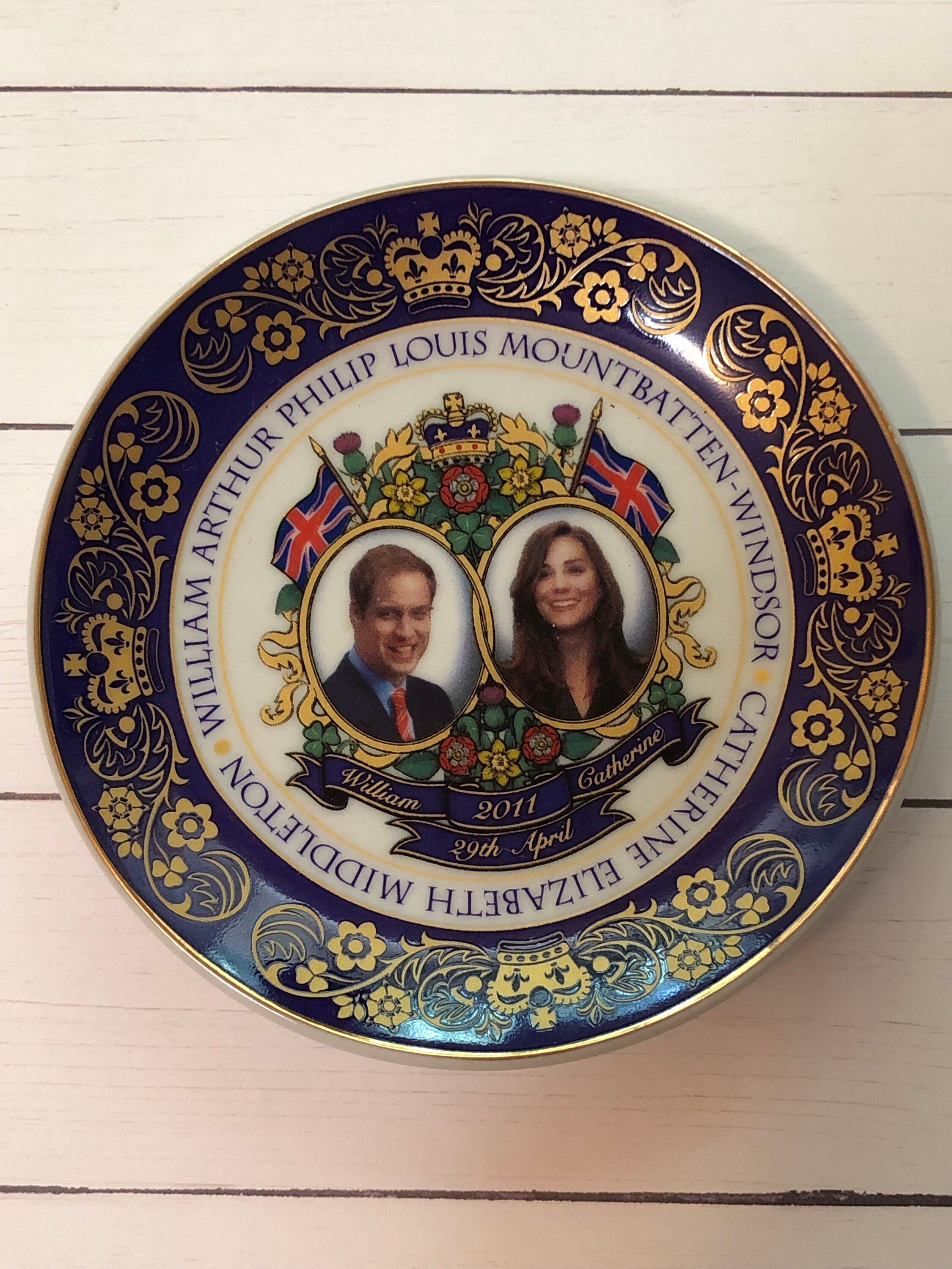 Vintage Prince William and Catherine Middleton Elgate Plate With Stand ...
