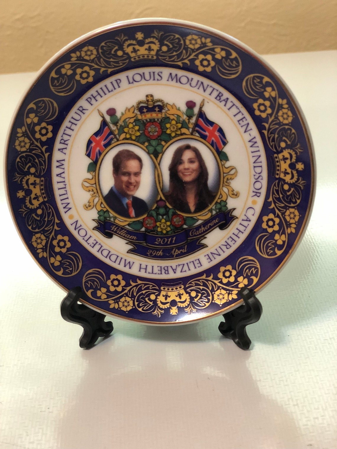 Vintage Prince William and Catherine Middleton Elgate Plate With Stand ...