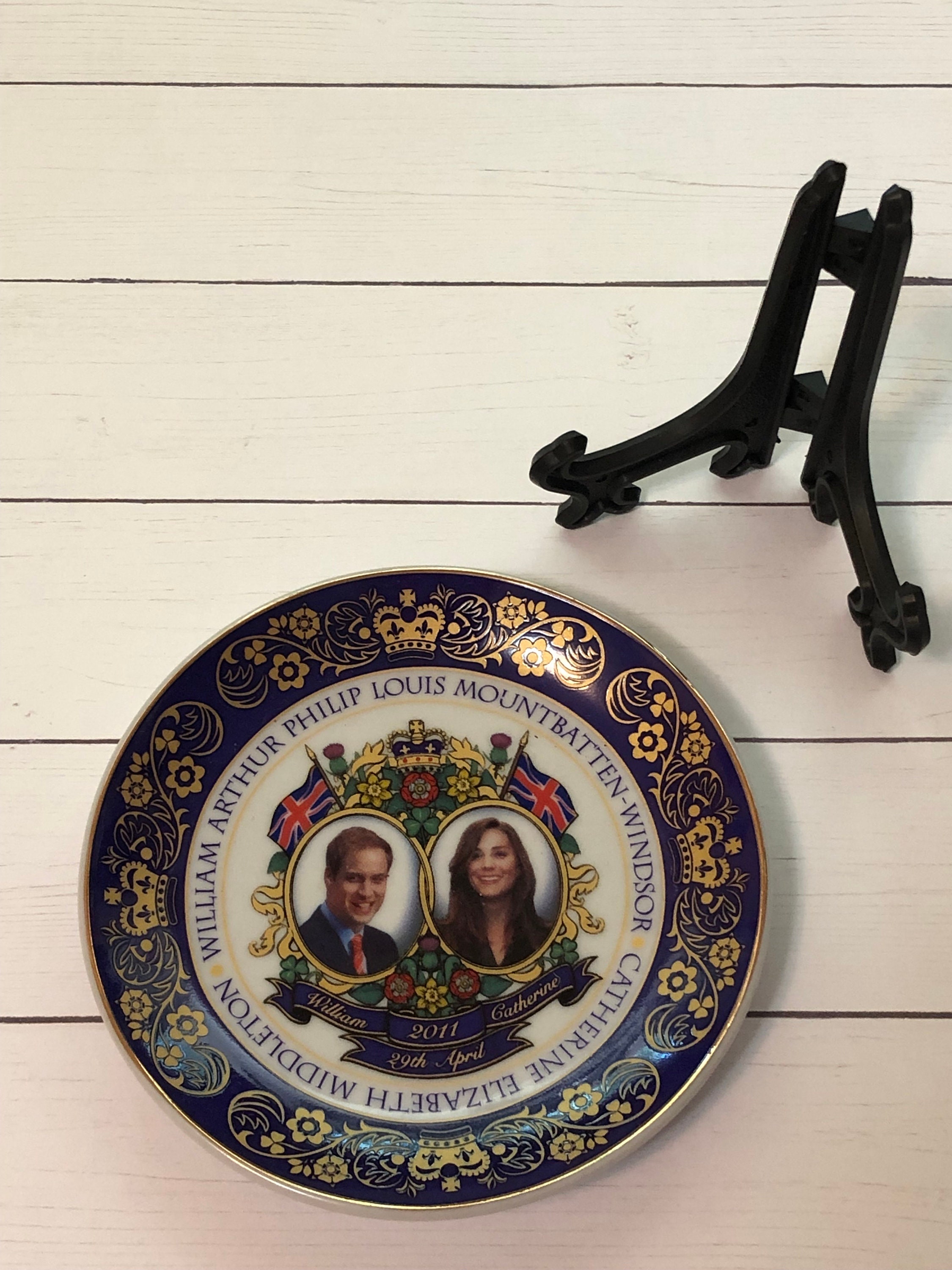 Vintage Prince William and Catherine Middleton Elgate Plate With Stand ...
