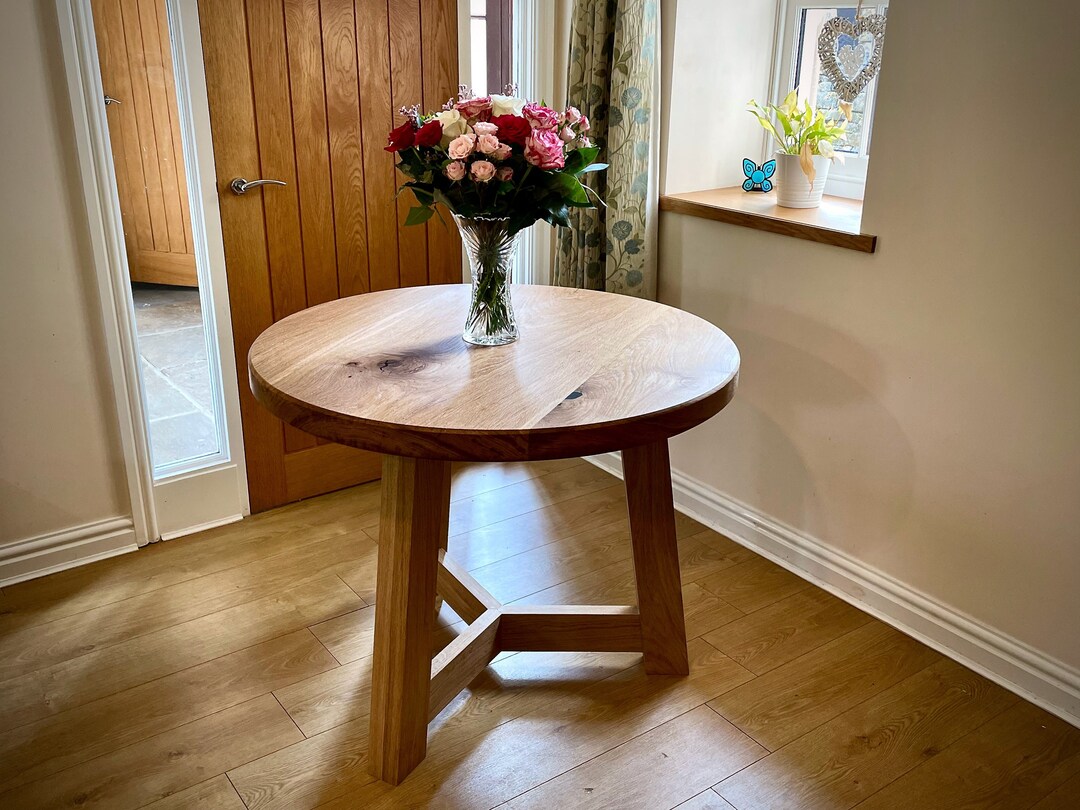 Solid Oak Round Table (kitchen) - Etsy