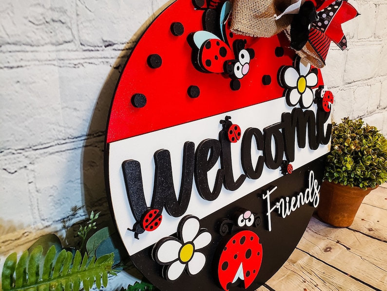 Hand Painted Ladybug Welcome Door Hanger: Daisy Design - Etsy