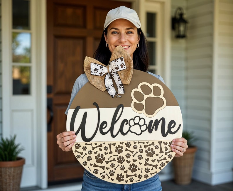 Welcome Wood Door Hanger, Paw Print Door Decor, Pet Lover Welcome Sign ...