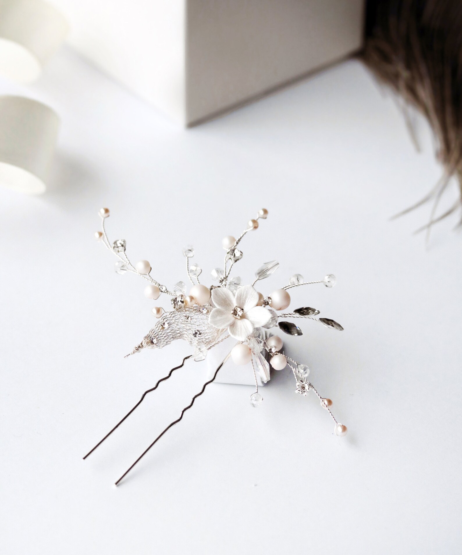 Wedding hair pins Bridal hair piece White tiny flower | Etsy