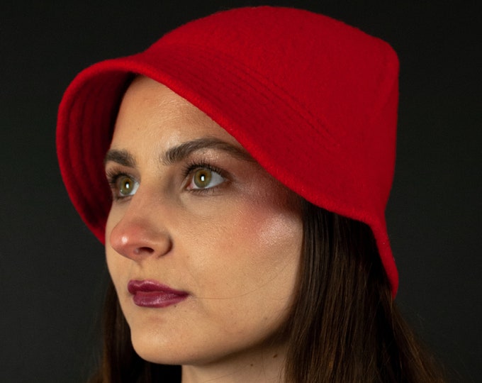 Crimson Red Wool Cloche Hat / Vintage 60s Y2K Bucket Hat Winter Cap Red ...
