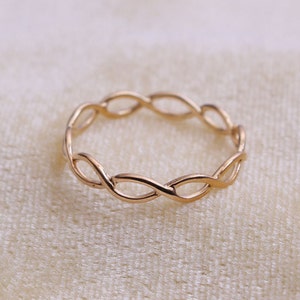 Twist Ring / Infinity Twist Ring / 14k Yellow Gold / Stackable Ring ...