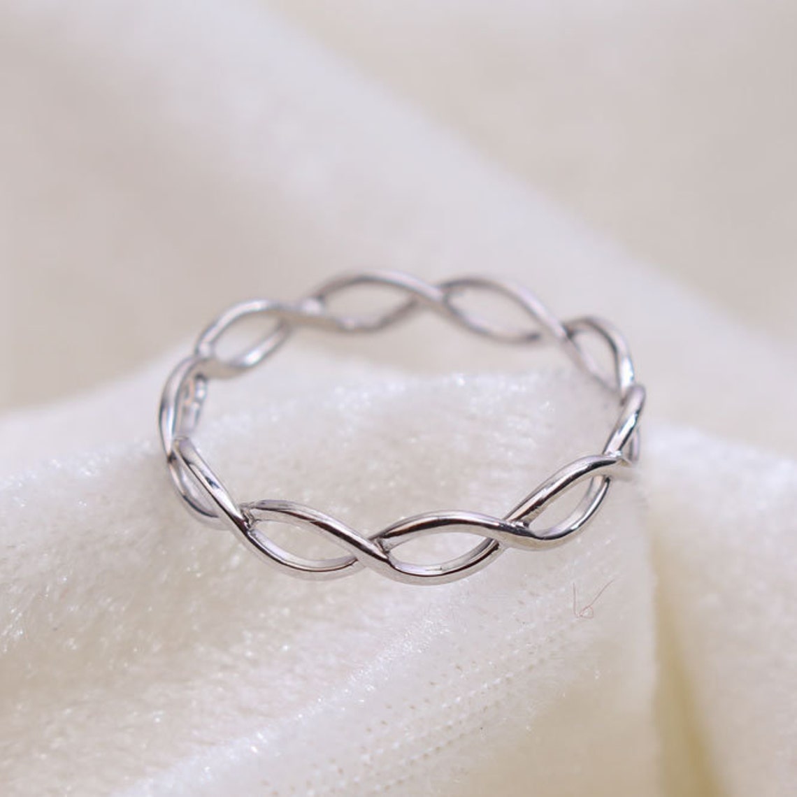 Twist Ring / Infinity Twist Ring / 14k White Gold / Stackable - Etsy