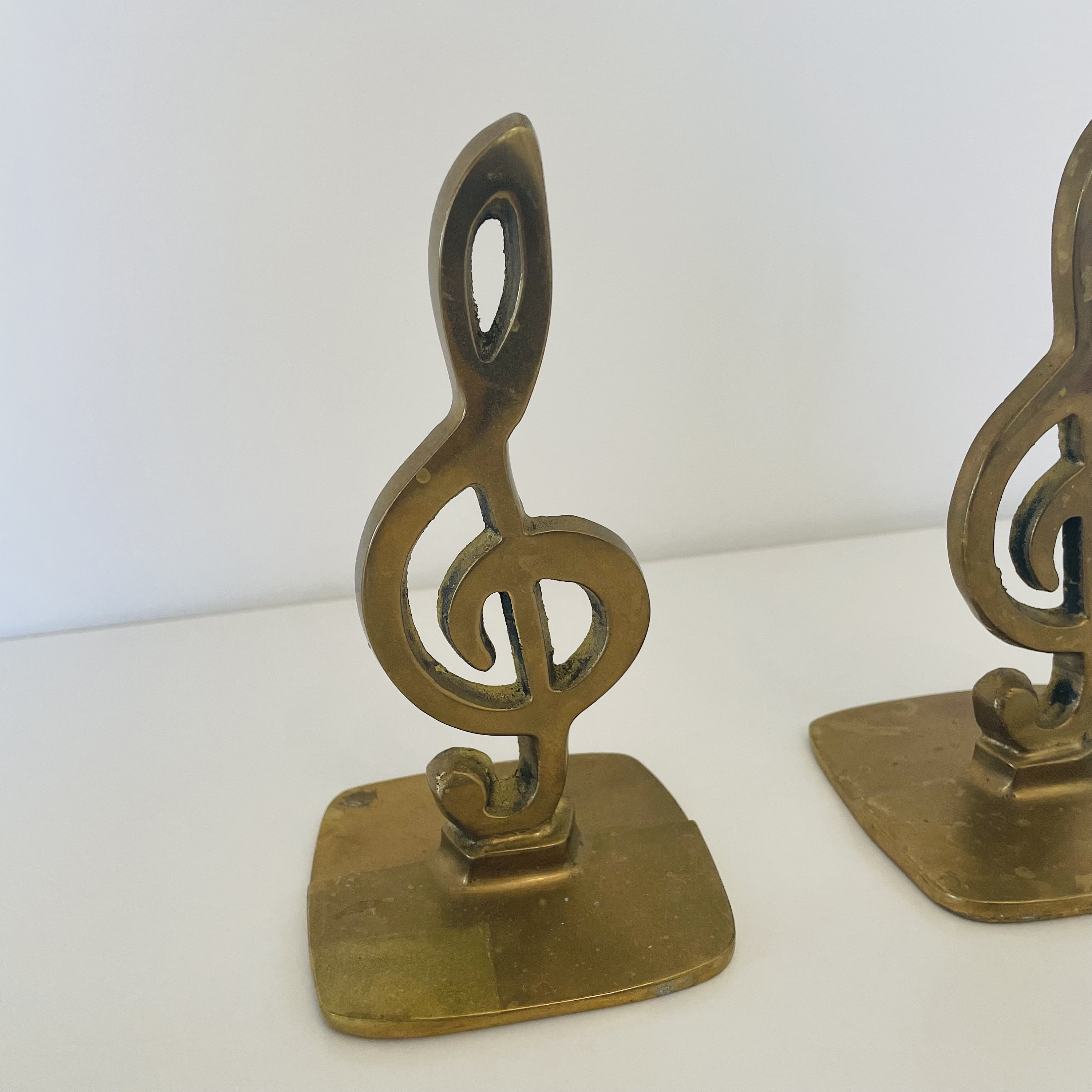 Vintage Pair of Brass Music Notes Bookends / Gold Treble Clef - Etsy