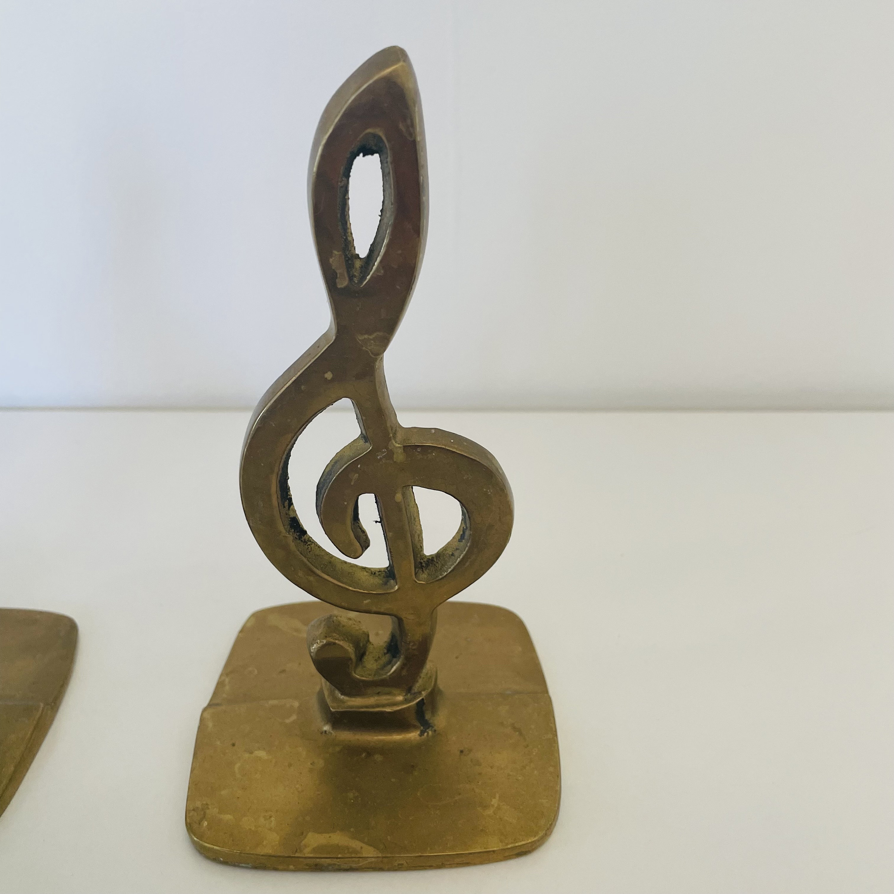 Vintage Pair of Brass Music Notes Bookends / Gold Treble Clef - Etsy