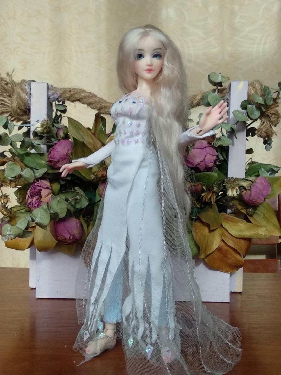 Mini BJD by Artist Sister Fox's Princesses Unique Elsa Frozen Skin and ...