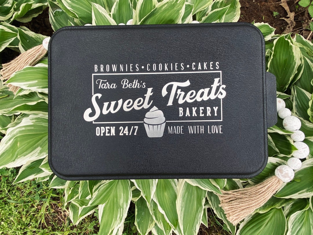 Personalized Cake Pan With Lid Gift For A Baker Etsy Personalized Cake Pan With Lid Gift For A Baker Etsy