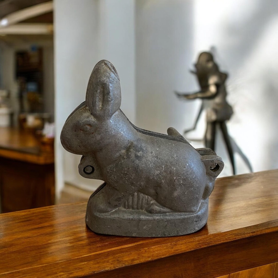 Vintage 2 Part Ice Pewter Mold of a Bunny - Etsy