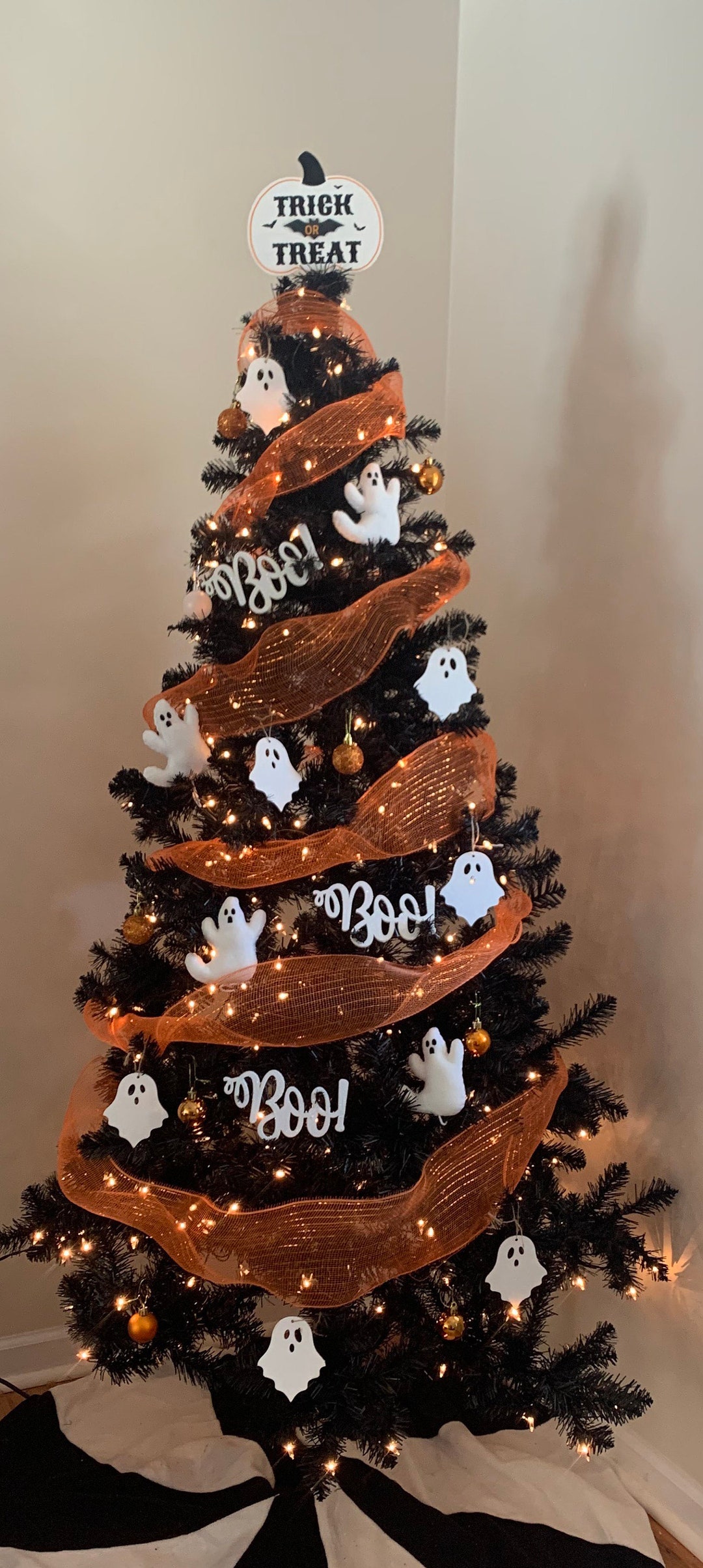 Happy Halloween Friendly Ghost Halloween Christmas Tree/ Halloween ...