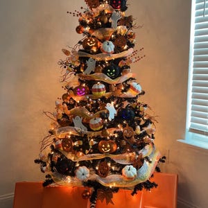 Candy Corn Pumpkin Halloween Tree - Etsy