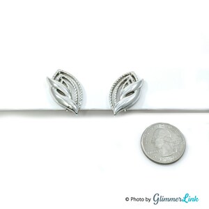 Vintage TRIFARI TM Silver Tone Oval Filigree Swirls Clip on - Etsy