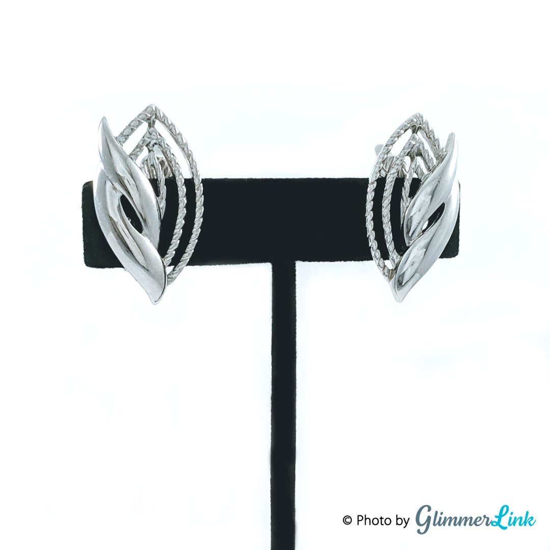 Vintage TRIFARI TM Silver Tone Oval Filigree Swirls Clip on - Etsy