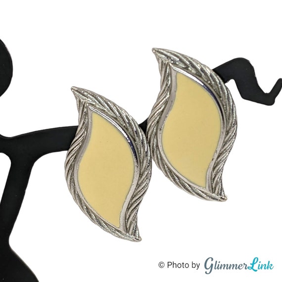 Vintage Leaf Shaped Cream Enamel Rope Trim Silver Ton… - Gem