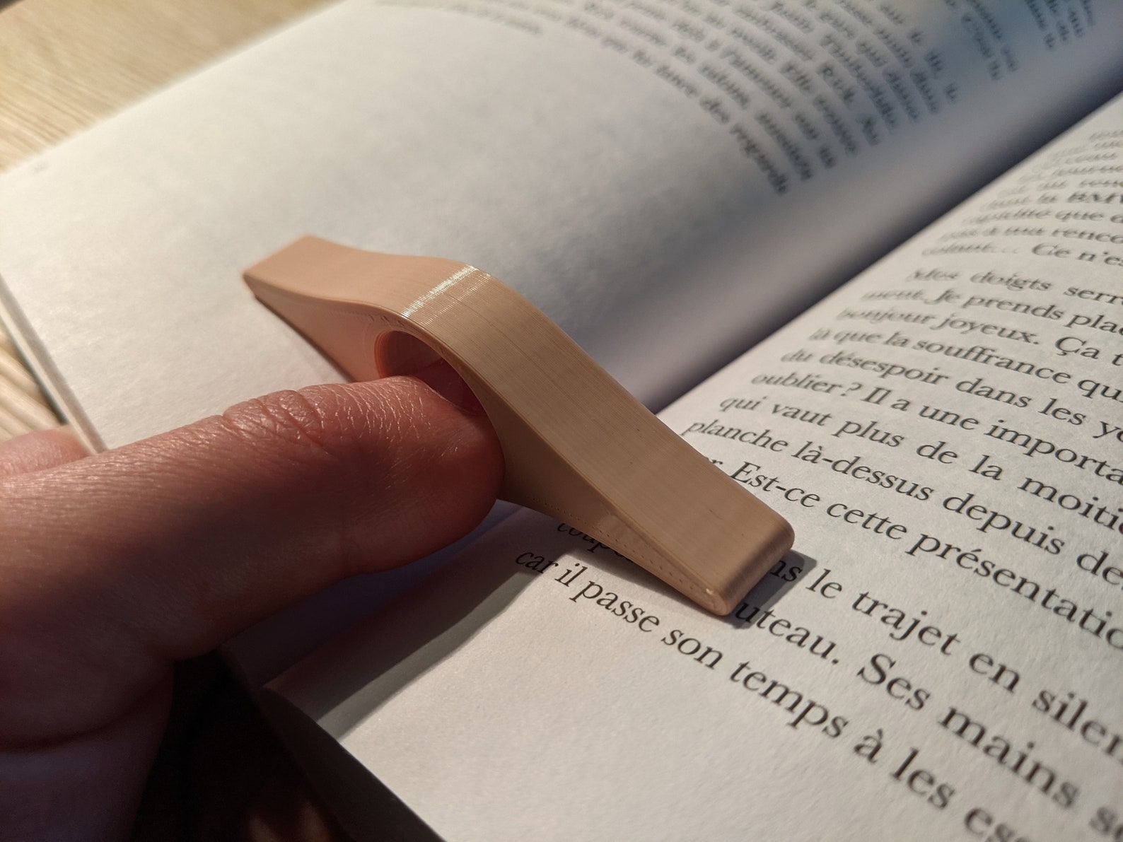 Reading Ring - Finger Page Holder - Handy Reading Tool - 3D Printed ...