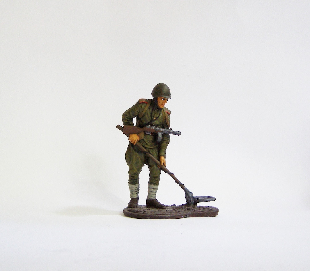Toy Soldiers Action Figurines Soviet Sapper World War II WW2 54 Mm ...