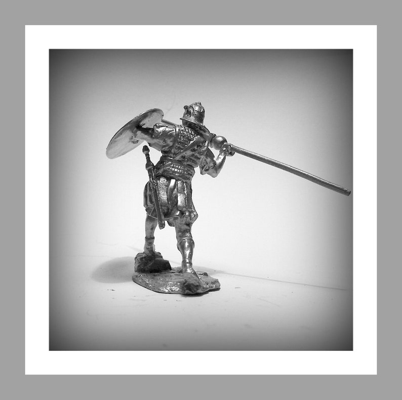 Toy Soldiers Action Figurines Roman Warrior 2 Century 54 Mm Figures 1/ ...