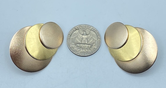 Vintage Monet Graduated Disk Clip On Earrings In Gold… - Gem