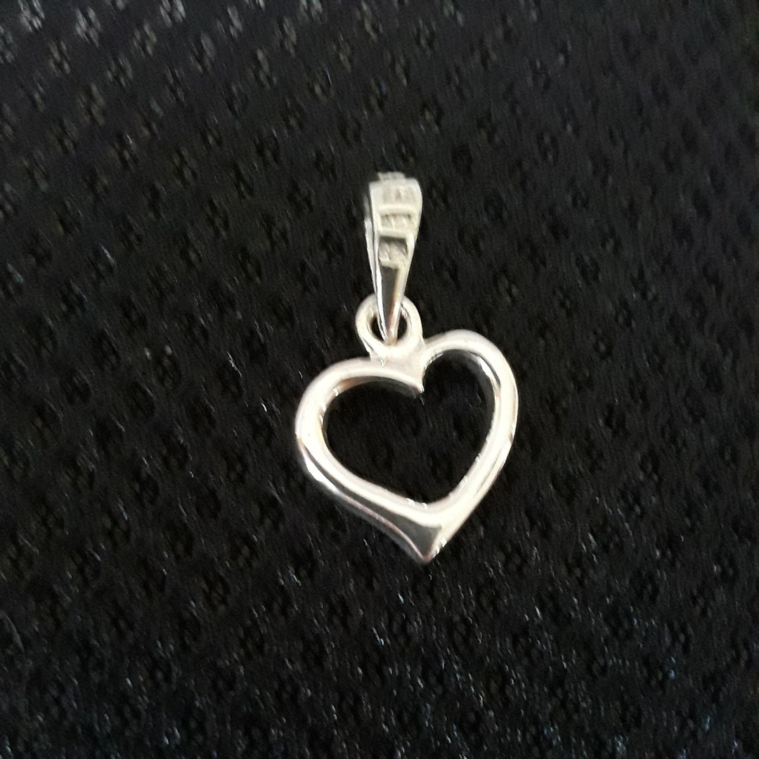 Petit charme de coeur, bijoux de coeur, pendentif de coeur fabriqués en ...