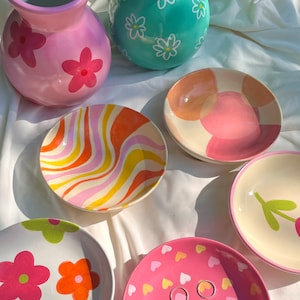 Retro Flower Hand Painted Ceramic Vase, 60s 70s Home Decor, Seamless ...