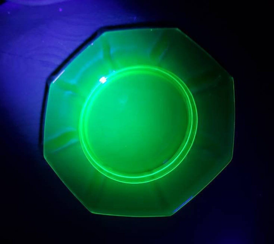 2 Vintage Sea Glass Green Octagon Plates Fluorescent Uranium | Etsy