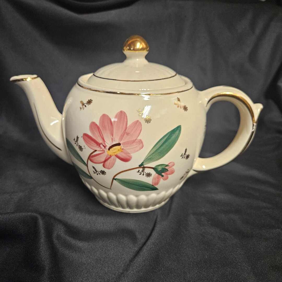 Vintage Red Flower Shawnee Teapot With Gold Trim - Etsy
