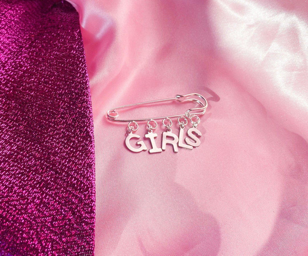 GIRLS Letter Charm Word Brooch, Kilt Pin Safety Pin Brooch Badge Pin ...