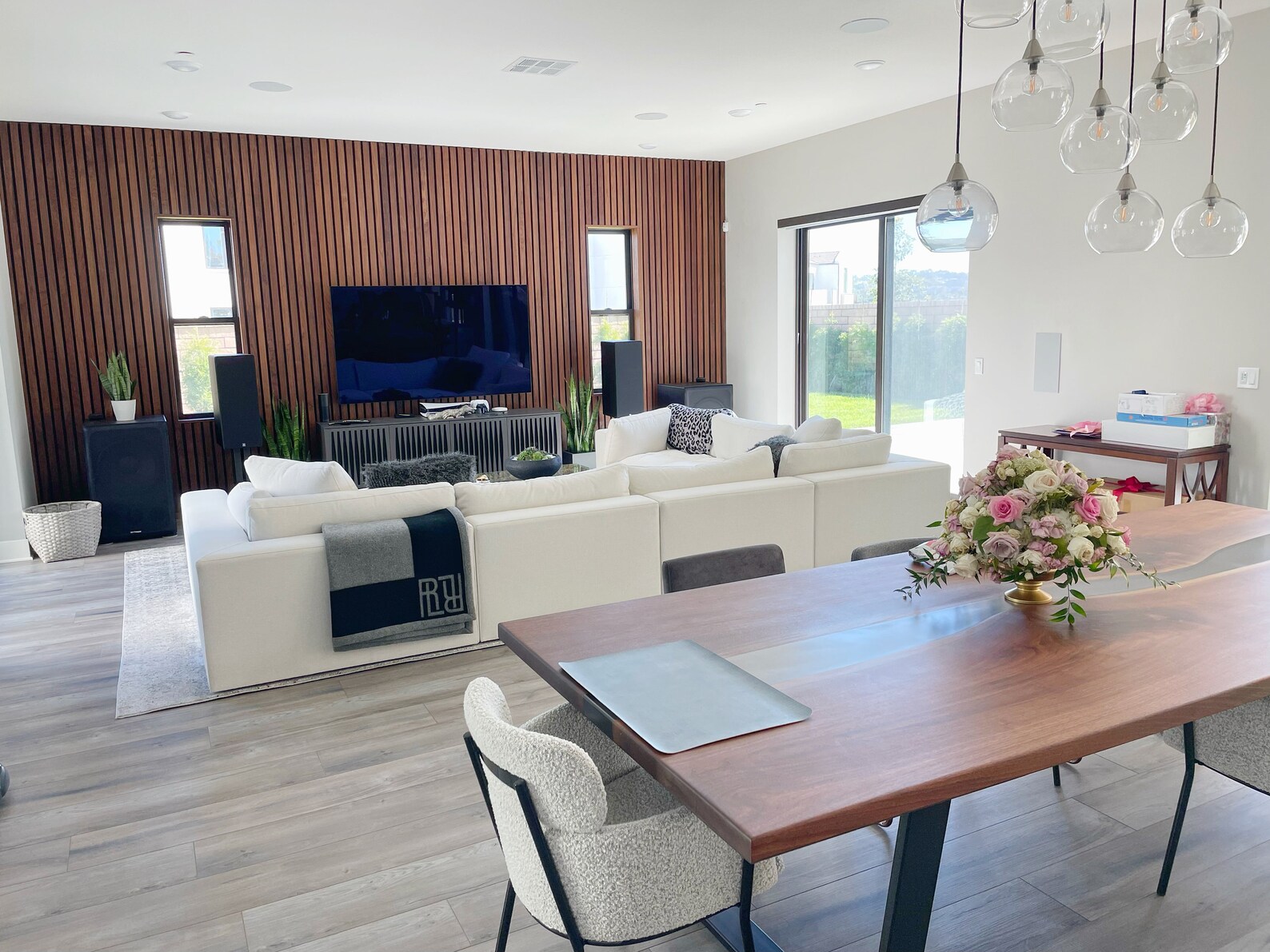 CUSTOM FEATURE WALL Accent Wall - Etsy