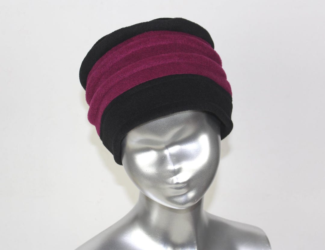 Two-tone Women's Hat, Toque, Black and Fuchsia in Fleece. 2 Ply. One ...