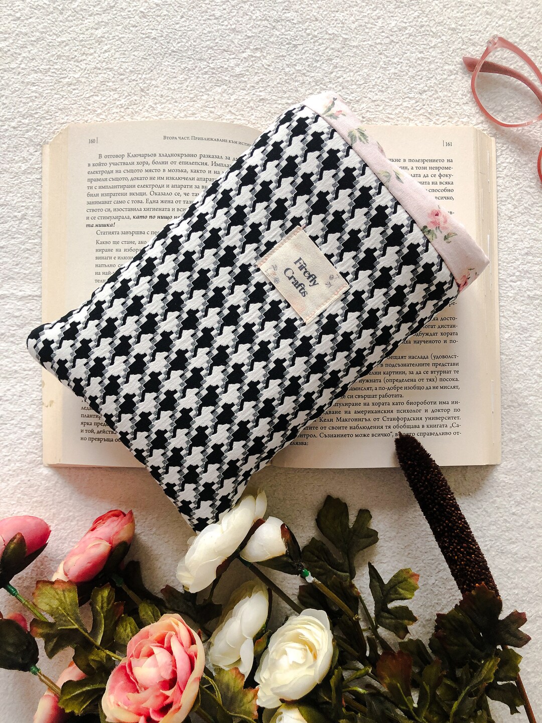 Padded Pepita Puff Book Sleeve and Protector for Kindle Case - Etsy