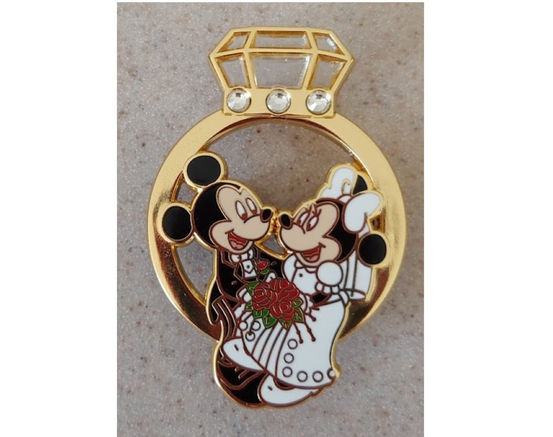 Fantasy Pin - Disney Mickey & Minnie Mouse Bride and Groom Sitting on ...