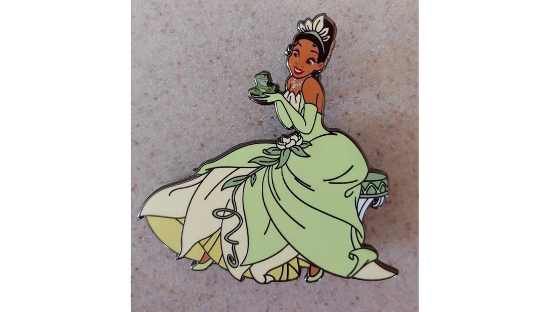Fantasy Pin - Disney Princess and the Frog - Tiana Holding Frog Prince ...