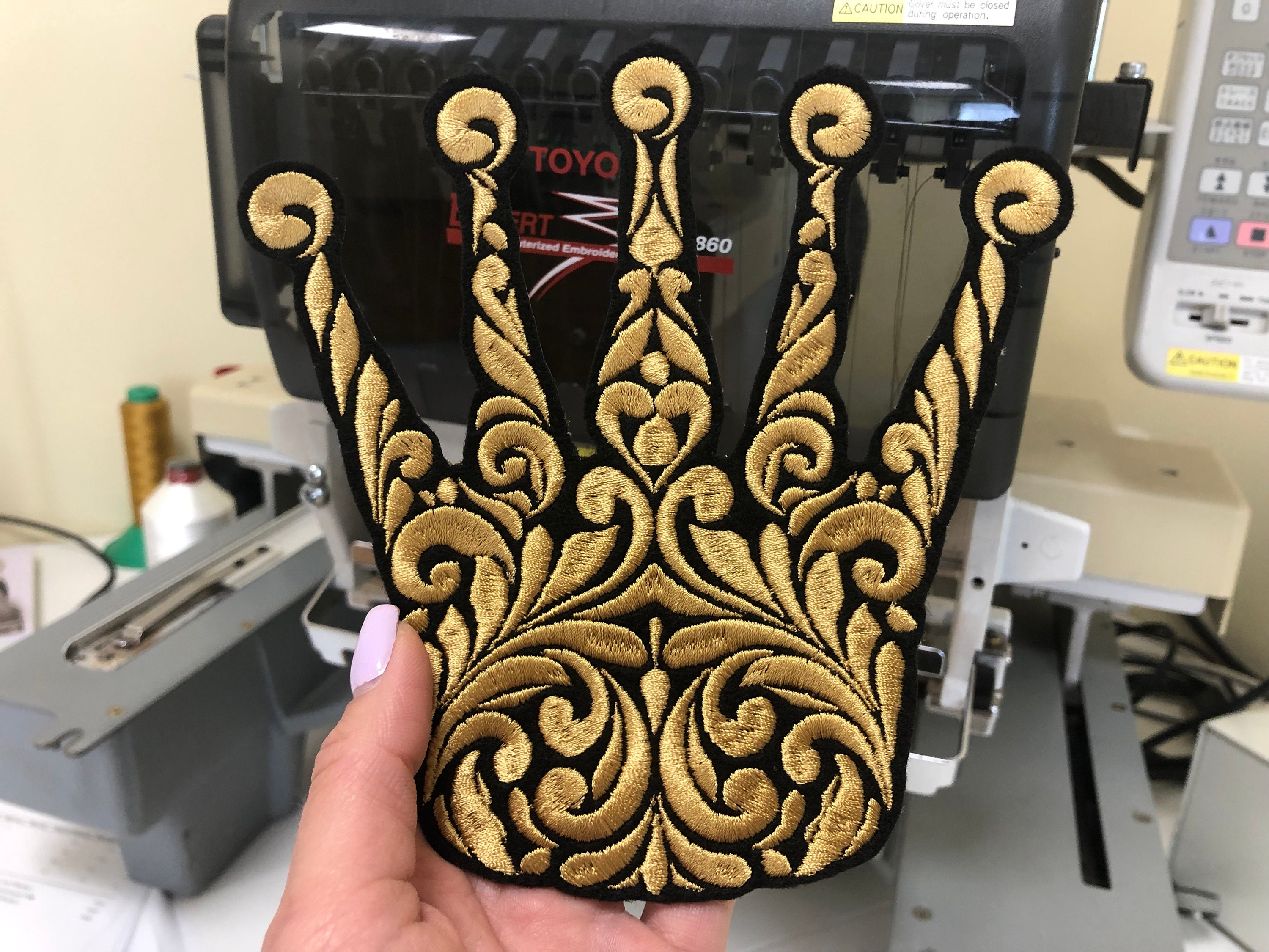 Royal Crown Embroidered Patch / Iron on / Sew on Badge | Etsy