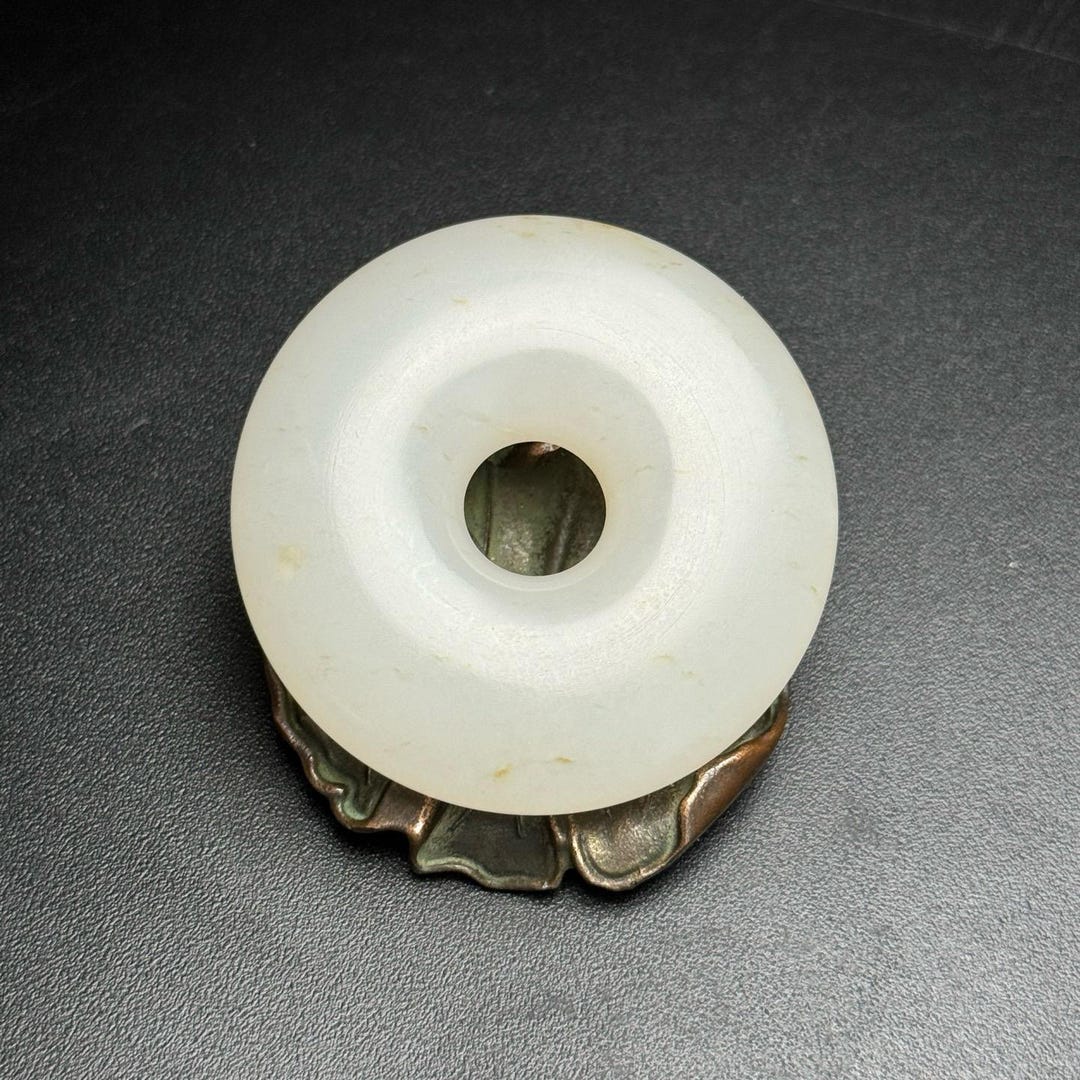 Chinese White Jade Pure Hand-carved Exquisite Rare Peace Buckle Jade ...